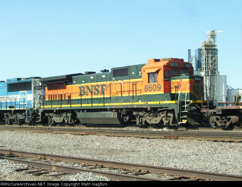 BNSF 8609